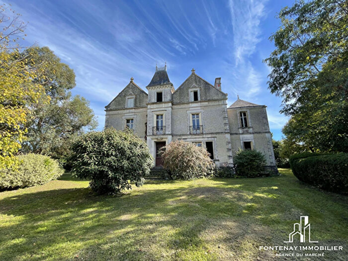 Maison à vendre - Velluire - 11 pièces - 8 chambres