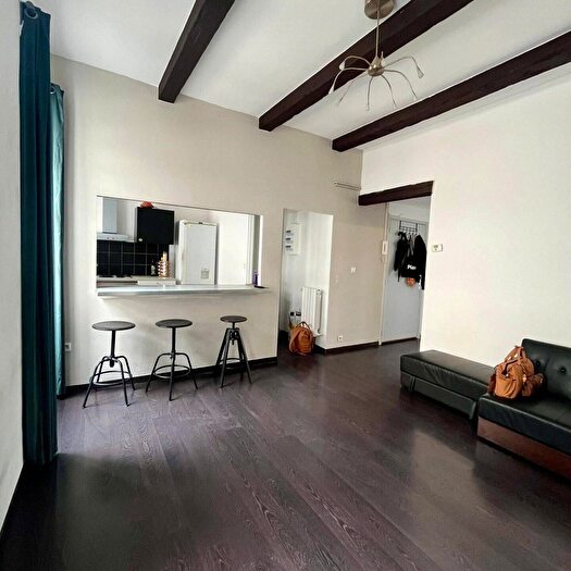 Appartement à louer - Marseille ème arrondissement - 3 pièces - 2 chambres