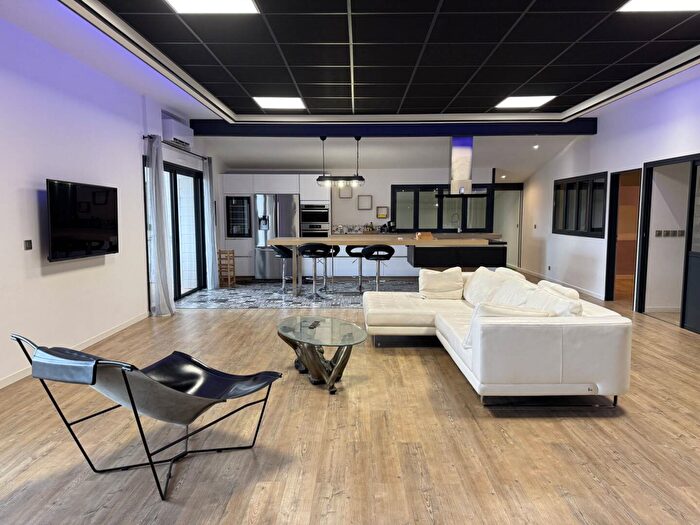 Appartement à louer - Mauzac - 5 pièces - 4 chambres