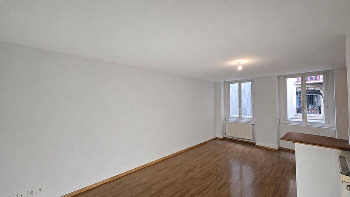 Hyper Centre-Vieille Ville, Saint-Étienne : Appartement 3 pièces à louer