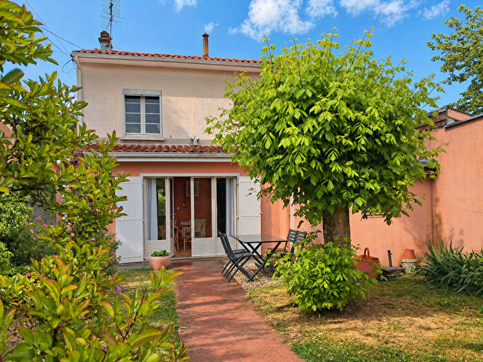 Maison à vendre - Mérignac, Saint-Augustin - 6 pièces - 4 chambres