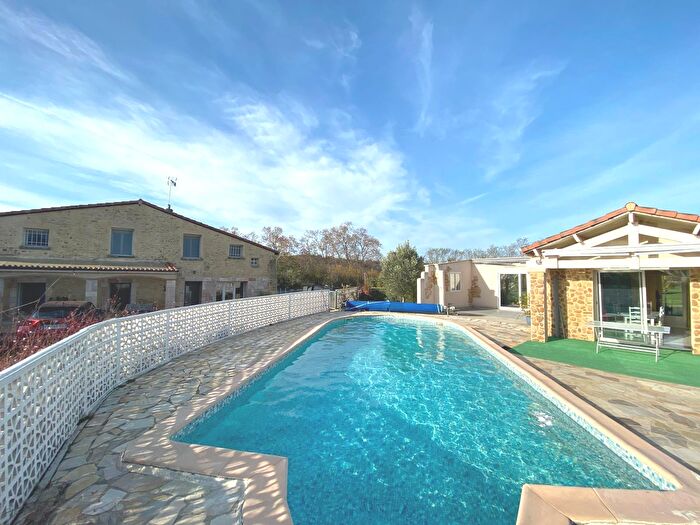 Maison à vendre - Charmes-sur-lHerbasse - 6 pièces - 4 chambres