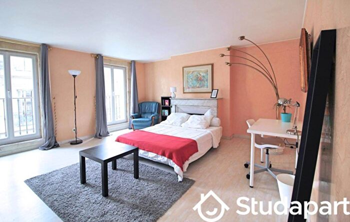 Appartement à louer - Préfecture, Marseille ème arrondissement - 1 pièce - 6 chambres