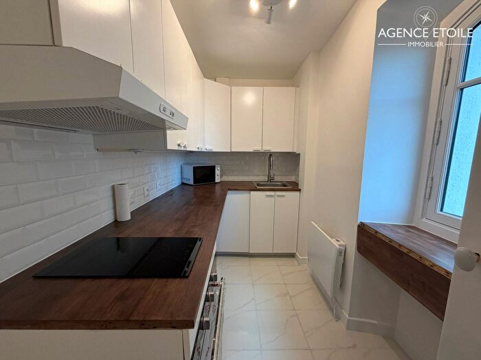 Appartement à louer - Marseille er arrondissement - 2 pièces - 1 chambre