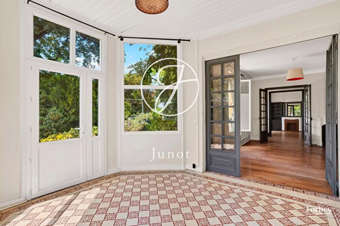 Maison 7 pièces à Le Vésinet, Coeur de Ville, à vendre
