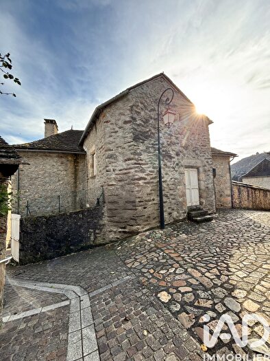 Maison à vendre - Chaudes-Aigues - 9 pièces - 4 chambres