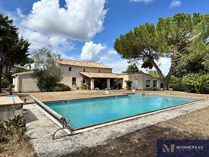 Maison à vendre - Torsac - 9 pièces - 4 chambres