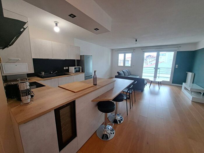 Appartement à louer - Charras, Clermont-Ferrand - 3 pièces - 2 chambres