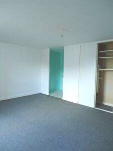 Est, Lamorlaye : Appartement 1 pièce à louer