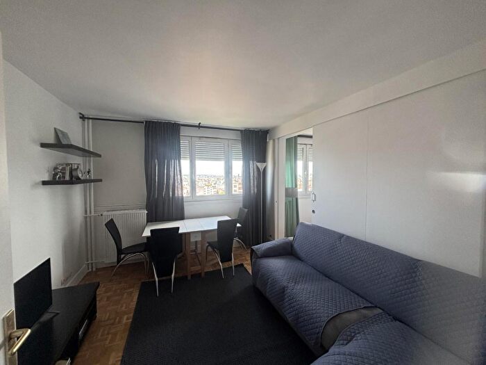 Appartement 2 pièces à louer à Courbevoie, Gambetta, La Défense