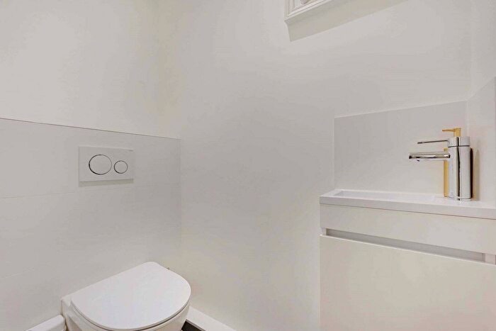 Appartement à louer - Hoche-Friedland, Paris ème arrondissement - 3 pièces - 2 chambres