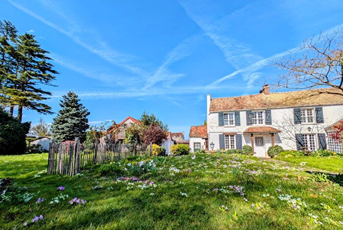 Maison à vendre - Neauphle-le-Château - 6 pièces - 4 chambres