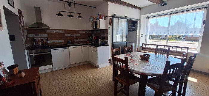 Sainte-Gemme : Maison 10 pièces à vendre