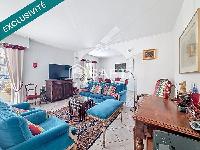 Appartement à vendre - Nogent-sur-Marne, Nogent Village - 4 pièces - 2 chambres