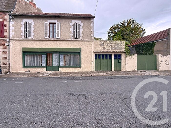 Maison à vendre - Varennes-sur-Allier - 10 pièces - 4 chambres