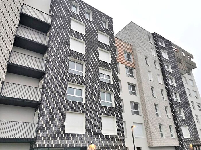 Appartement à louer - Cheminots-Acacias-Faubourg de Lille, Valenciennes - 2 pièces - 1 chambre