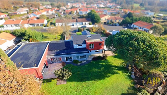 Maison à vendre - Legé - 15 pièces - 4 chambres