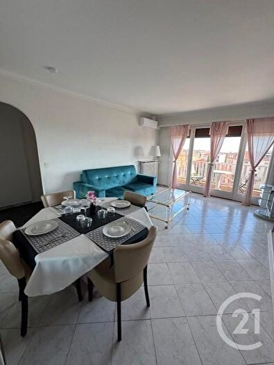 Appartement à louer - Vence, Centre-ville - 2 pièces - 1 chambre