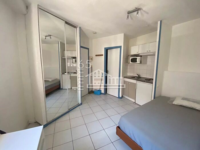 Appartement 1 pièce à Tarbes, Centre-ville, à louer