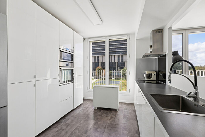 Nanterre, Université : Appartement 4 pièces à vendre