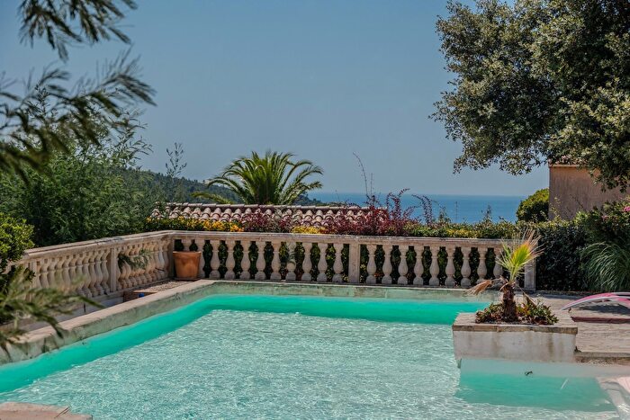 Maison à vendre - Roquebrune-sur-Argens, Massel, Le Bois dAngélis - 6 pièces - 5 chambres