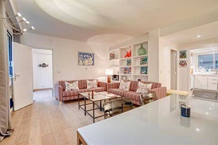 Appartement à louer - Auteuil Sud, Paris ème arrondissement - 3 pièces - 2 chambres