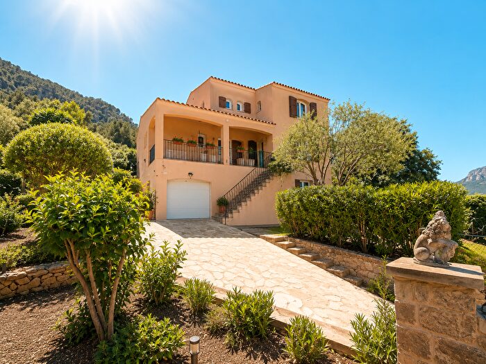 Maison 6 pièces à Toulon, Ubac, Dardennes, Barbasse, Mont Faron, à vendre