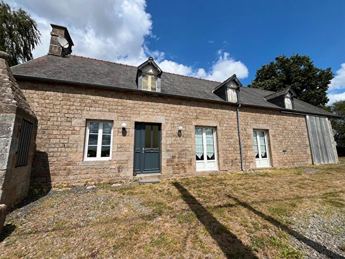 Saint-Georges-de-Reintembault : Maison 3 pièces à vendre