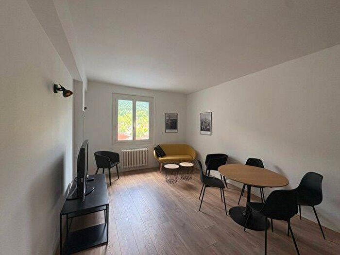 Centre, Gex : Appartement 2 pièces à louer