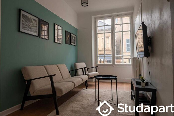 Appartement à louer - Cathédrale, Troyes - 1 pièce - 4 chambres