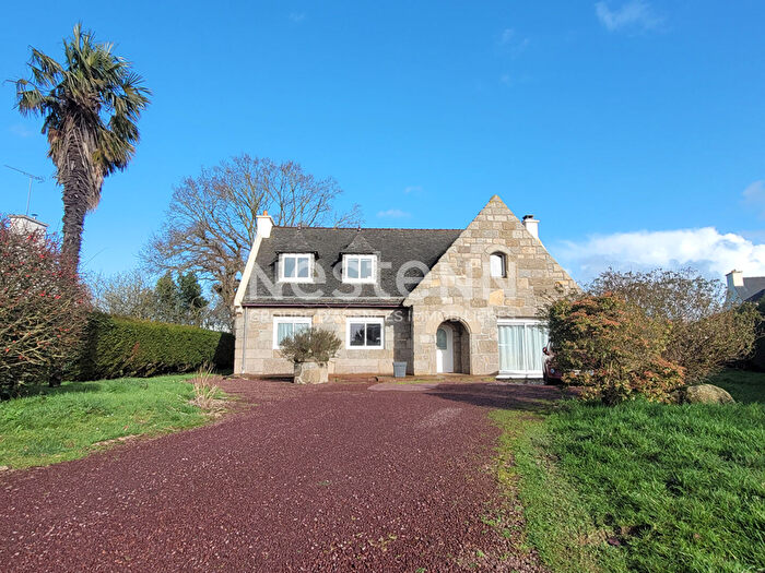 Maison à vendre - Lanvollon - 8 pièces - 6 chambres