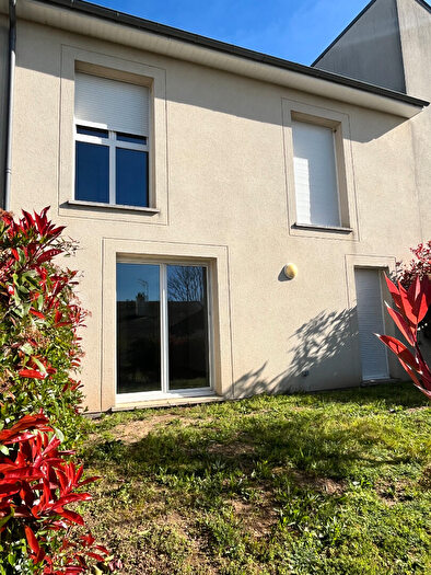 Maison à vendre - Saint-Denis-de-lHôtel - 4 pièces - 3 chambres