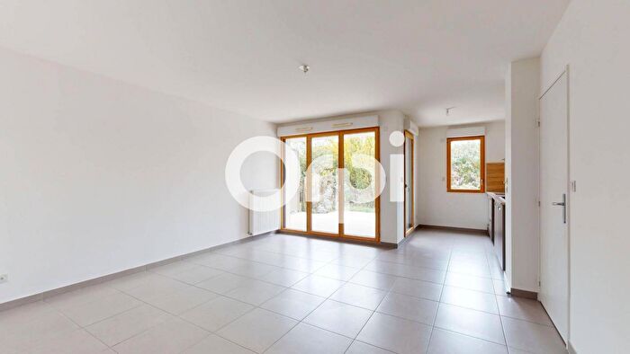 Appartement à louer - Les Charmilles-Parilly Sud-Université-Rebufer, Bron - 3 pièces - 2 chambres