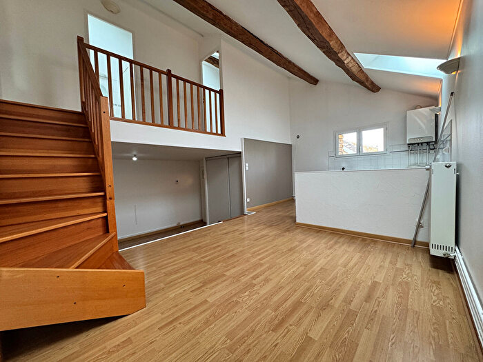 Dom-le-Mesnil : Appartement 3 pièces à louer