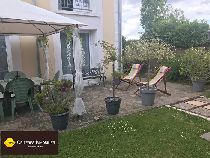 Maison à louer - Abondant - 4 pièces - 3 chambres