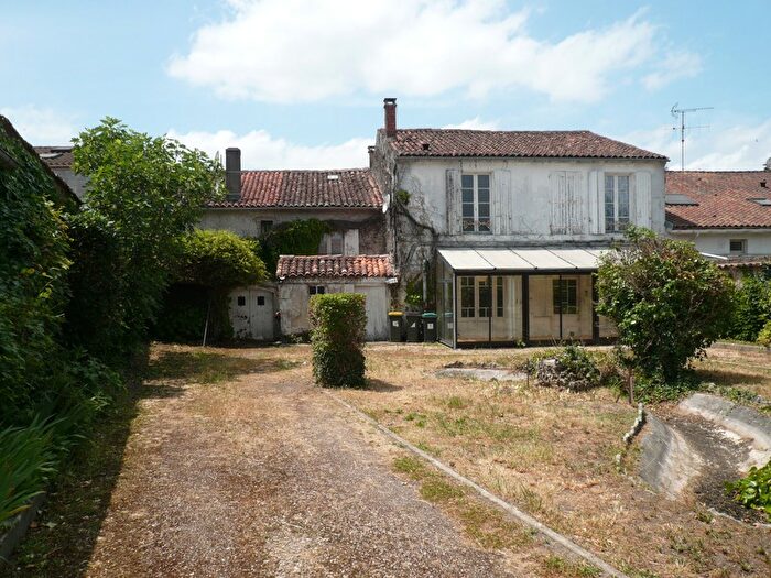 Maison à vendre - Cognac, Centre-ville, Gare - 12 pièces - 5 chambres