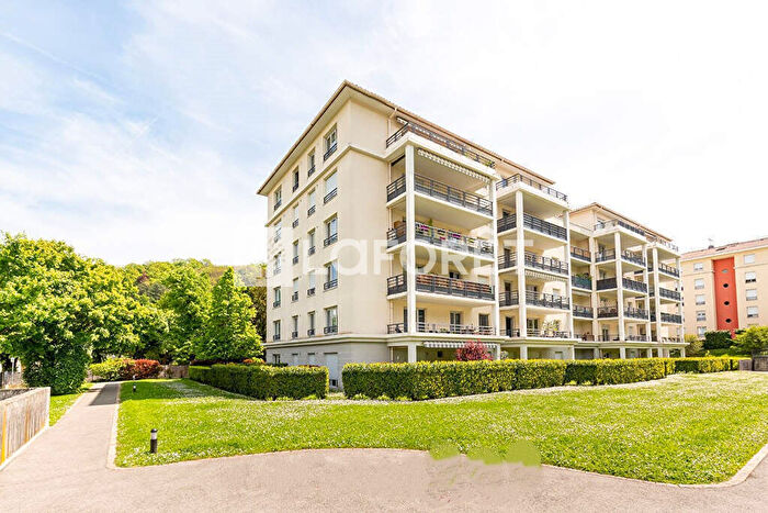Appartement 2 pièces à Bourgoin-Jallieu, Plambourgoin, Chemins, à louer