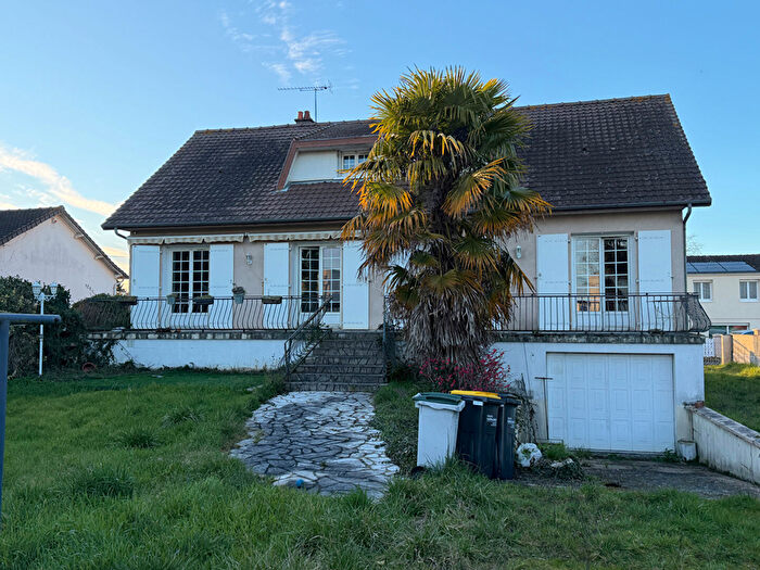 Maison à vendre - Naintré - 7 pièces - 6 chambres
