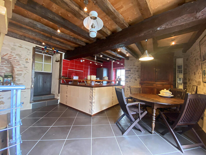 Maison à vendre - Saint-Benoît-du-Sault - 6 pièces - 1 chambre