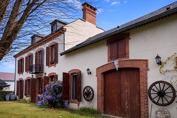 Maison à vendre - Aureilhan - 8 pièces - 5 chambres