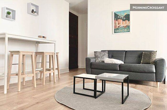 Championnet-Caserne de Bonne, Grenoble : Appartement 1 pièce à louer