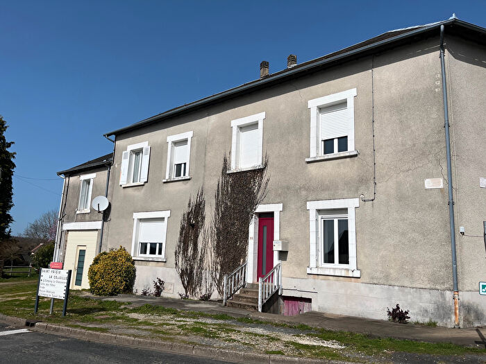 Maison à vendre - Jumilhac-le-Grand - 11 pièces - 8 chambres