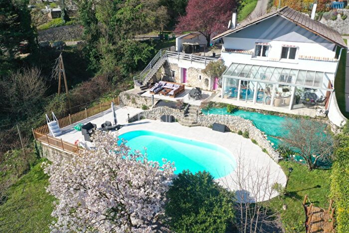 Maison à vendre - Veurey-Voroize - 5 pièces - 4 chambres