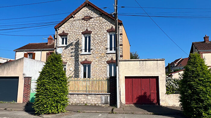 Maison à vendre - Mainvilliers - 5 pièces - 3 chambres