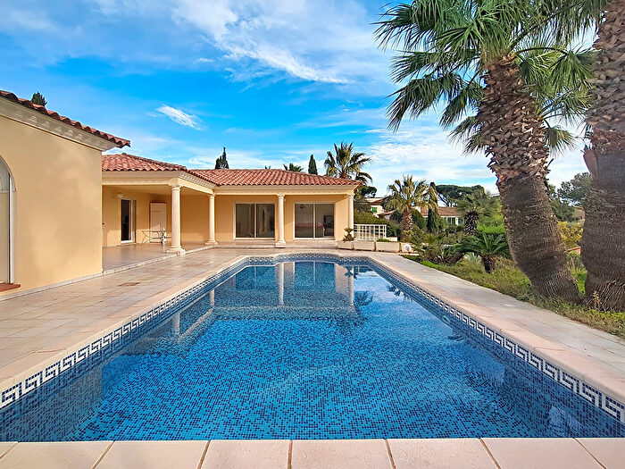 Maison à vendre - Fréjus, Saint-Aygulf - 5 pièces - 3 chambres