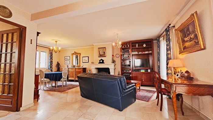 Maison à vendre - Bourges, Chancellerie, Gibjoncs, Moulon - 5 pièces - 4 chambres