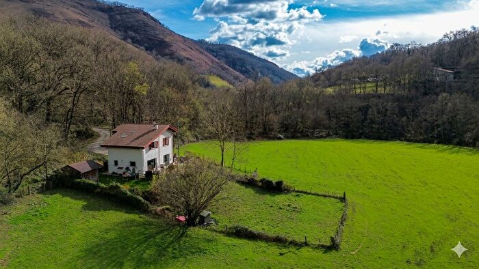 Maison à vendre - Saint-Martin-dArrossa - 4 pièces - 3 chambres