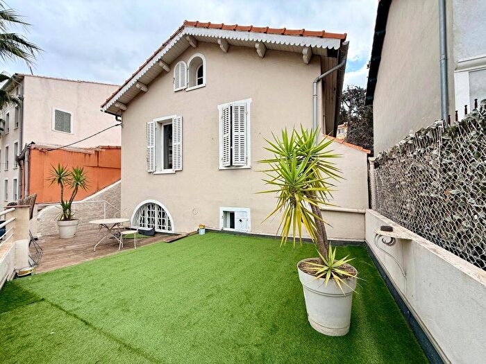 Appartement à louer - Sanary-sur-Mer - 2 pièces - 1 chambre