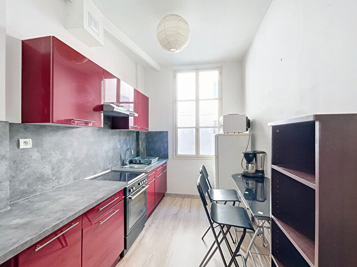 Appartement à louer - Avignon, Palais des Papes, Zone Piétonne - 2 pièces - 1 chambre