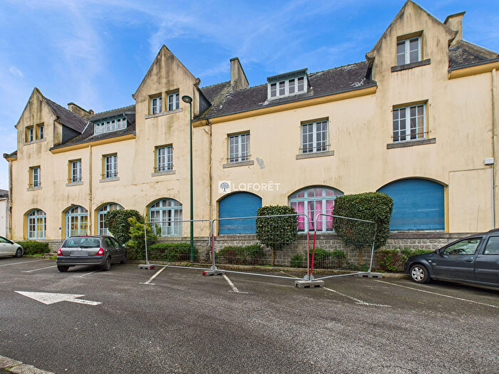 Maison à vendre - Châteauneuf-du-Faou - 18 pièces